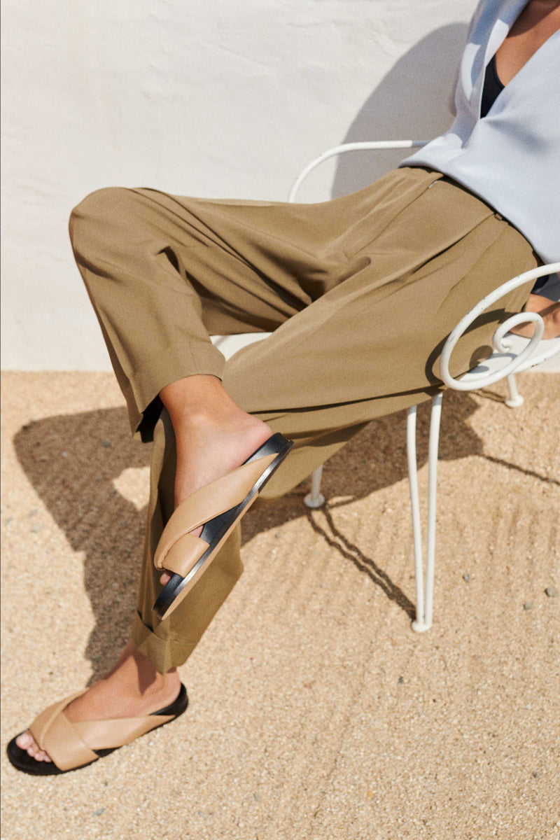Folded Slide in Tan Plongé Nappa